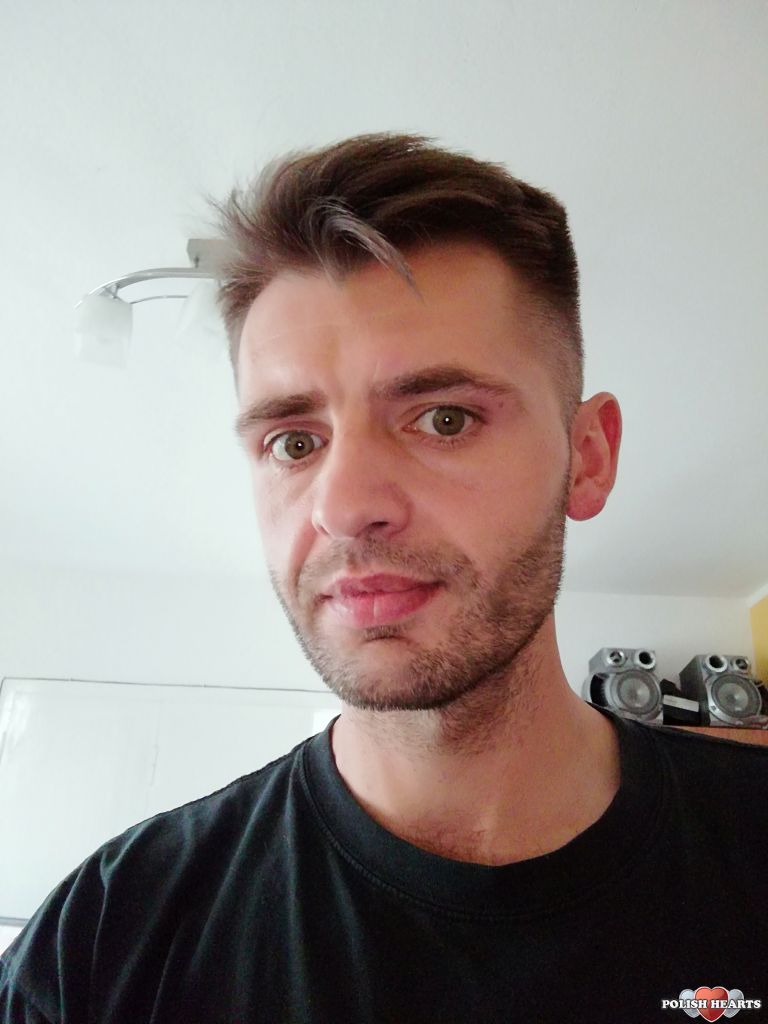 Handsome Polish man: user: Piotrsc, 40 years old
